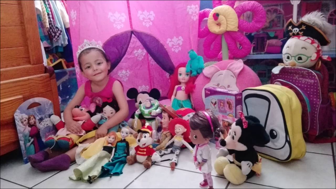 Renata Santana // Princess Disney - YouTube