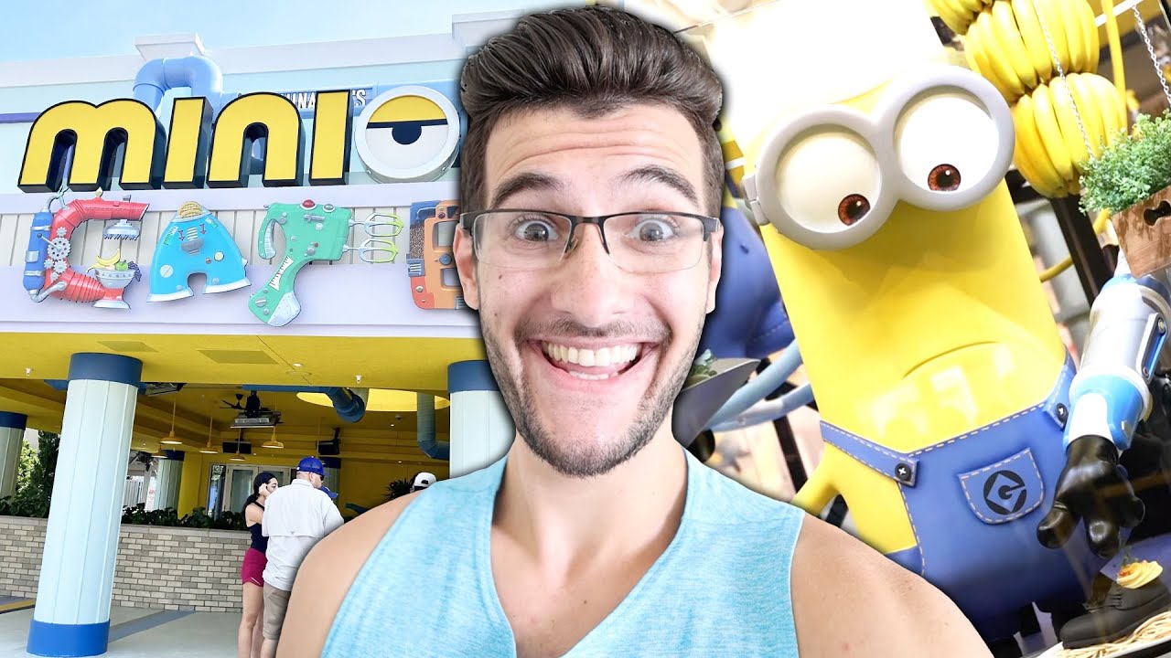 Checking Out The NEW MINION CAFE | BEST QUICK SERVICE At Universal ...