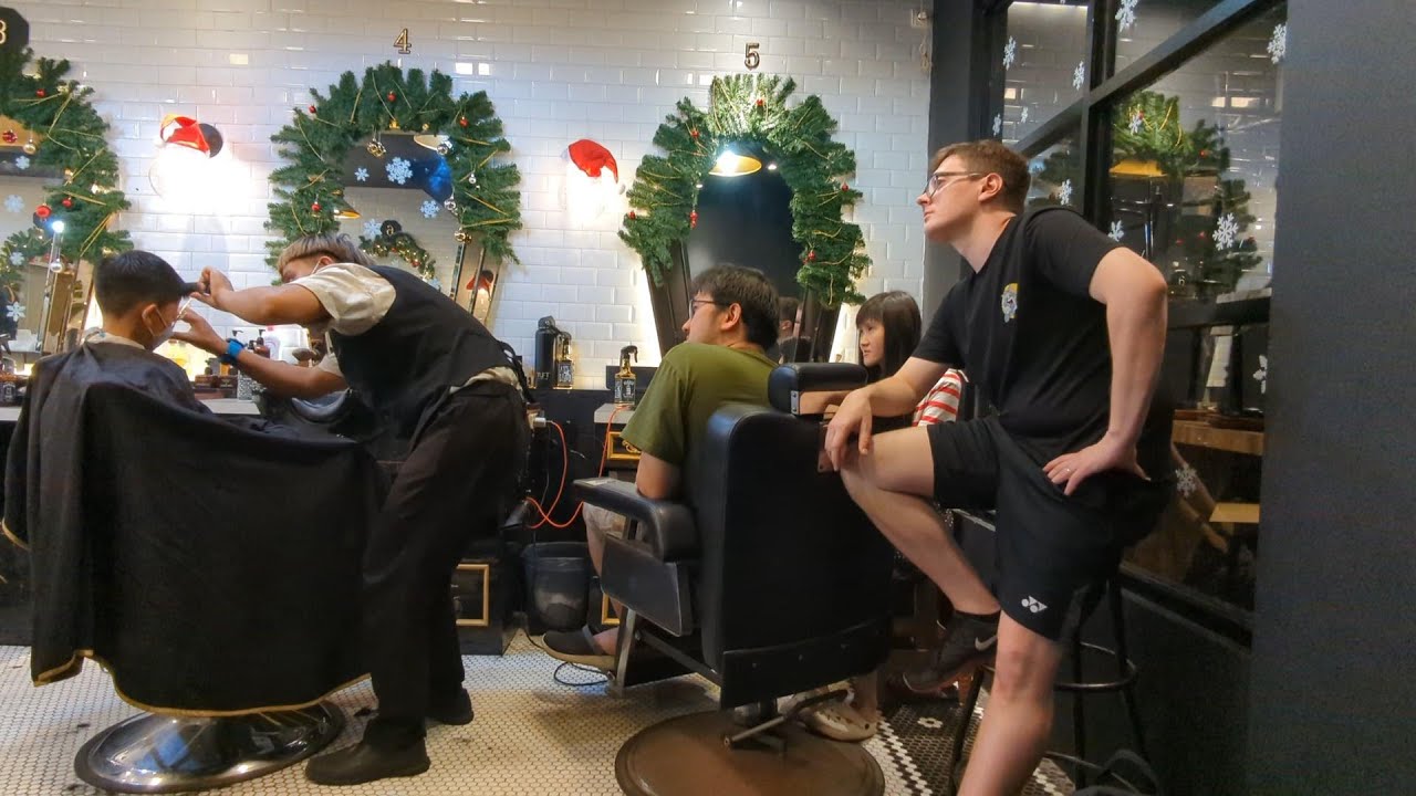 BEST BARBER SHOP IN INDONESIA - MAXI WILL GET A NEW PREMIUM HAIRCUT ...