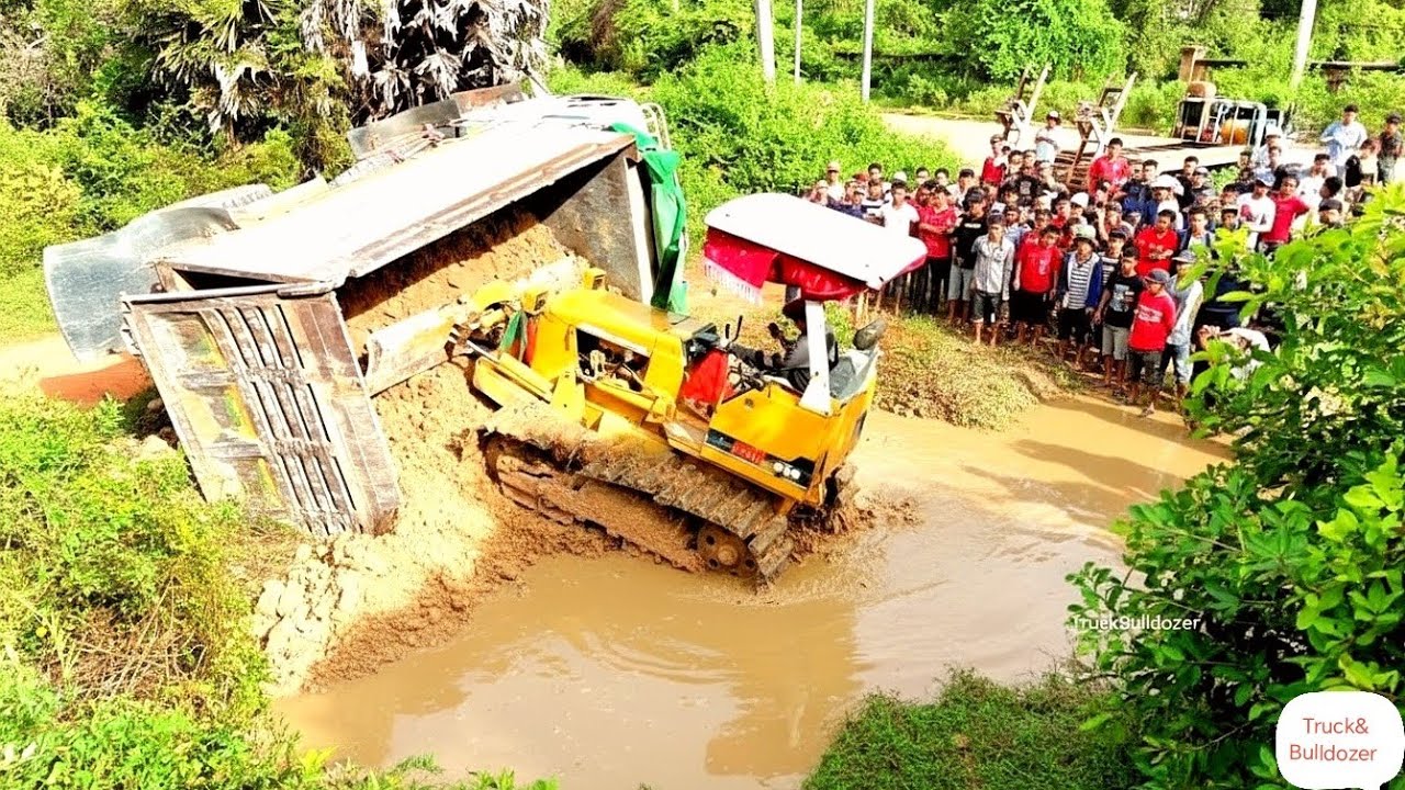 Fail Project! Dump Truck 8 Ton Unloading Fail Overturned So Sad With ...