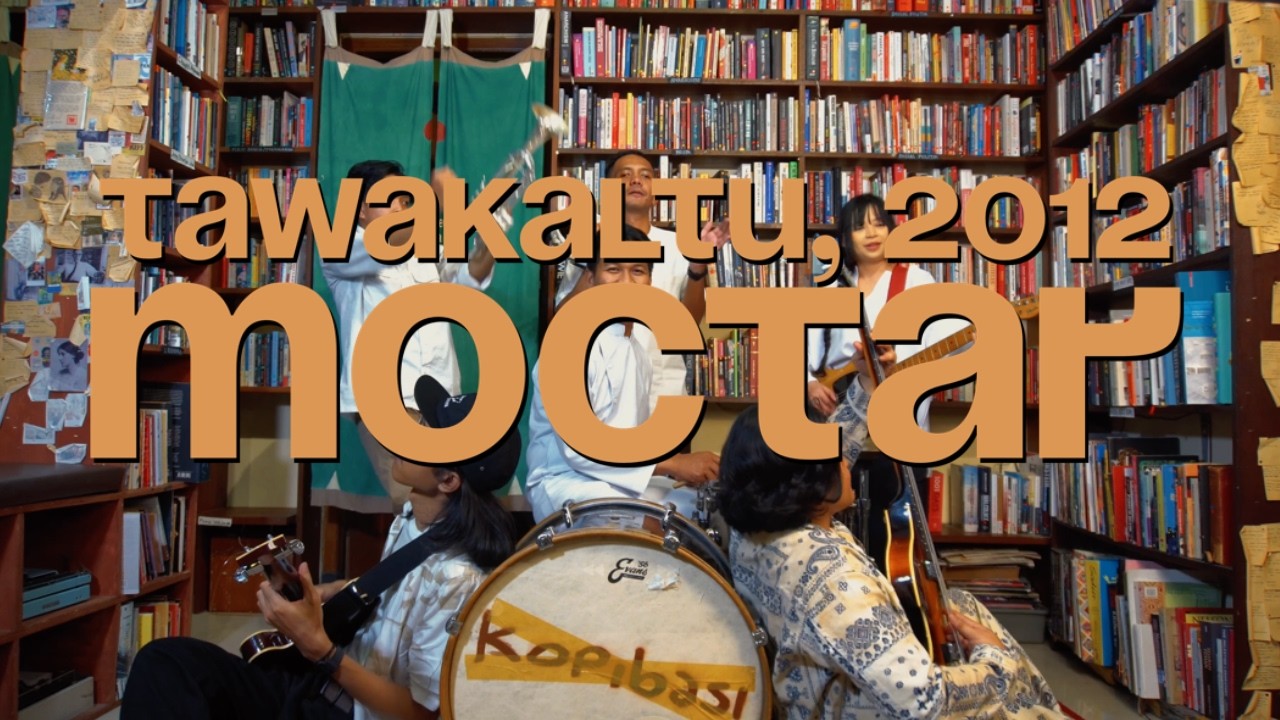 MOCTAR - Tawakaltu, 2012 (Video Lirik) - YouTube