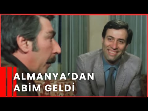 Postacı | Latif Almanyadan Dönüyor, Ortalık Karışıyor! | Kemal Sunal Komik Sahneler