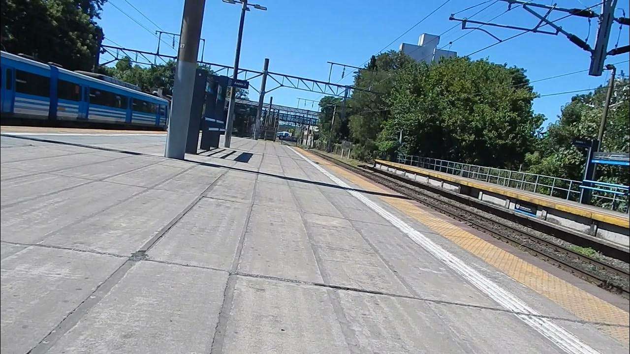 varios csr zhuzhou uno ploteado y un toshiba en la estacion de banfield - YouTube