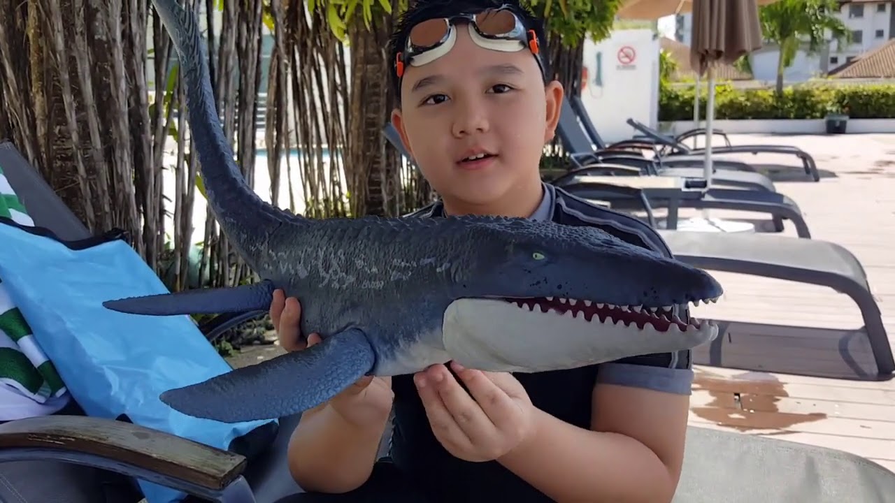Mosasaurus @ pool, looks more REAL underwater!!! | JW toy - YouTube