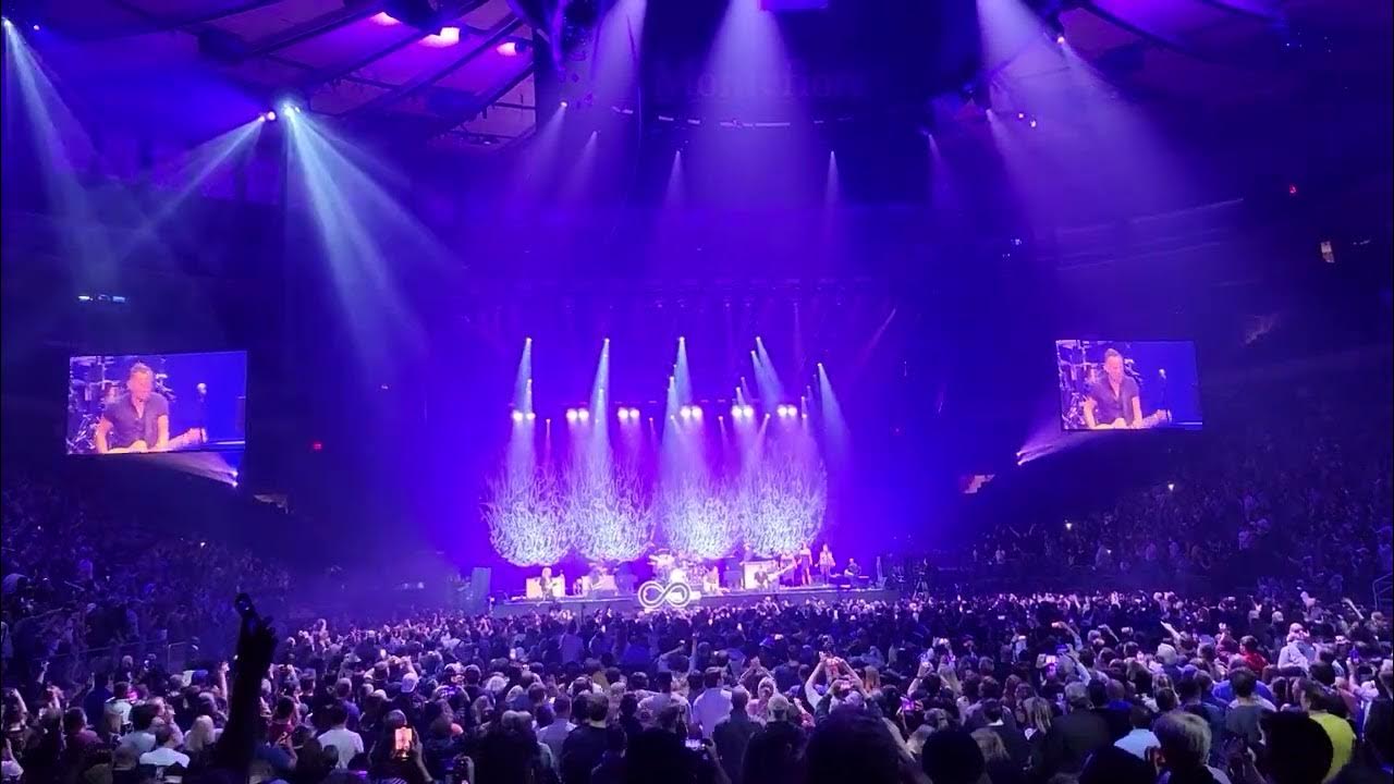 Bruce Springsteen & The Killers - Badlands - MSG NYC 10-1-22 - YouTube