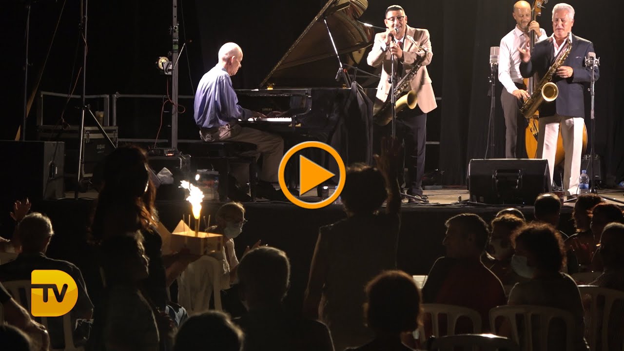 La “yaya” del Jazz de Dénia cumple 96 años - YouTube