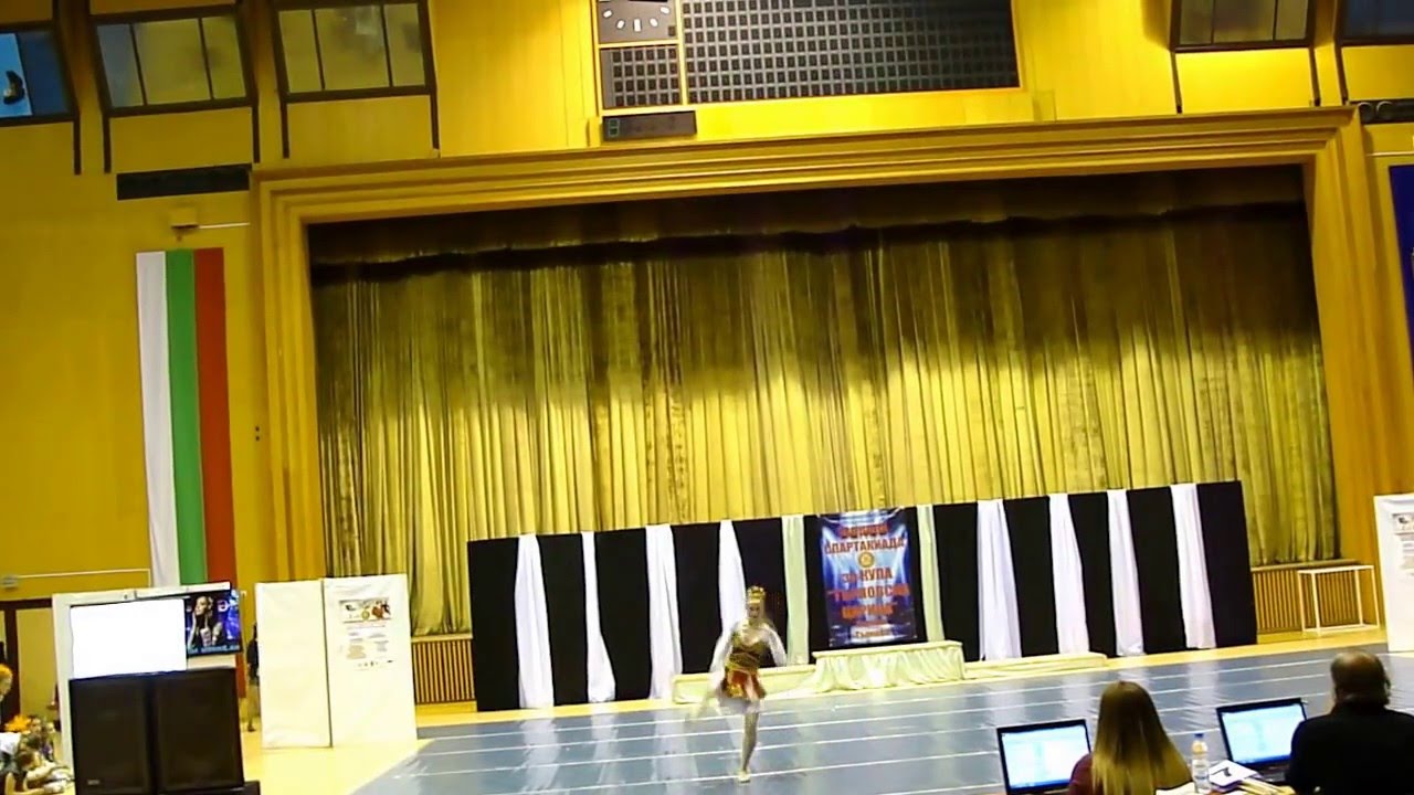 Aleksandra Dragova-Show dance - YouTube