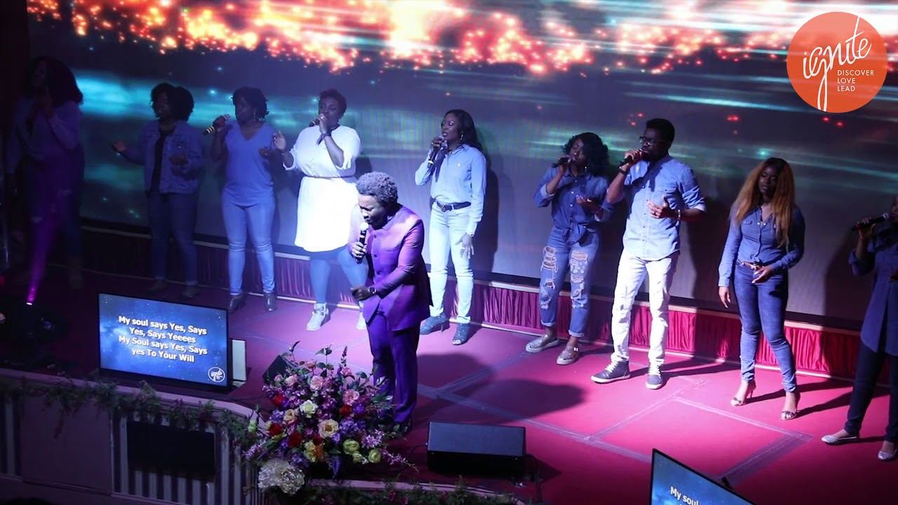 Worship with Gospel artist Sonnie Badu - YouTube