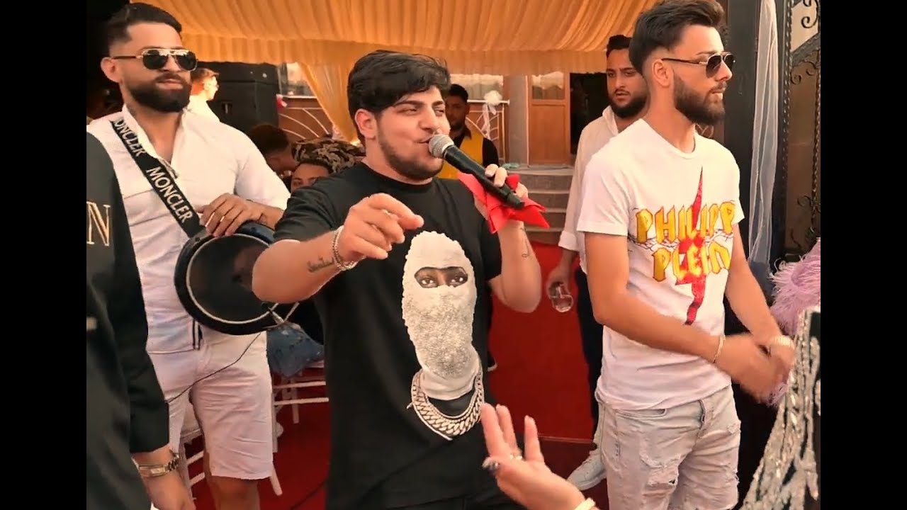 Alex Botea - MANA STANGA SUS DREAPTA LA MIJLOC Acordes - Chordify