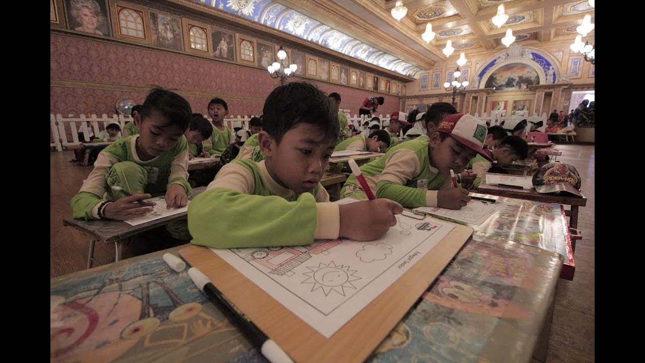 Line Art Competition Museum Angkut - YouTube