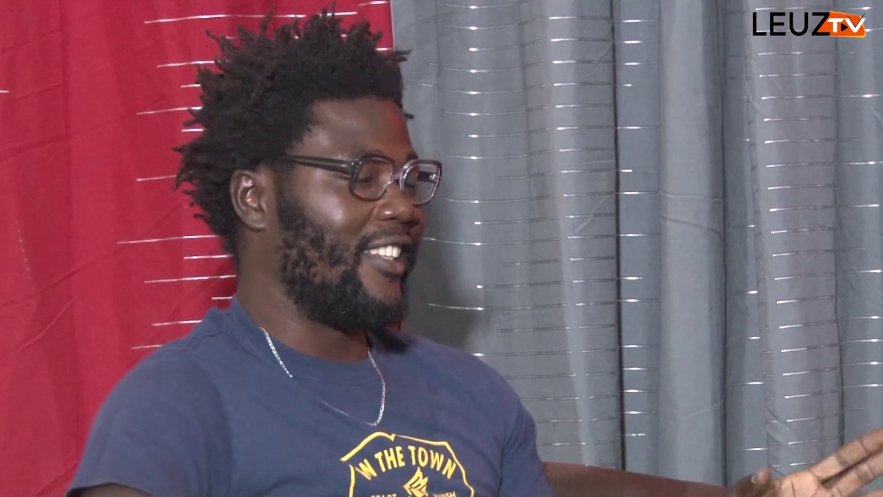 A la découverte de SARRO : Artiste musicien - YouTube