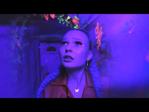 EARTH - Princezna (Official Video)