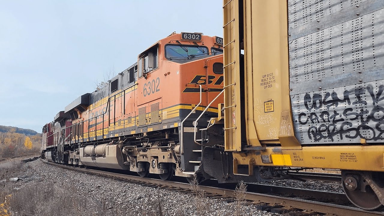 BNSF! CP 137 - 8018W at Milton West - October 25, 2023 - YouTube