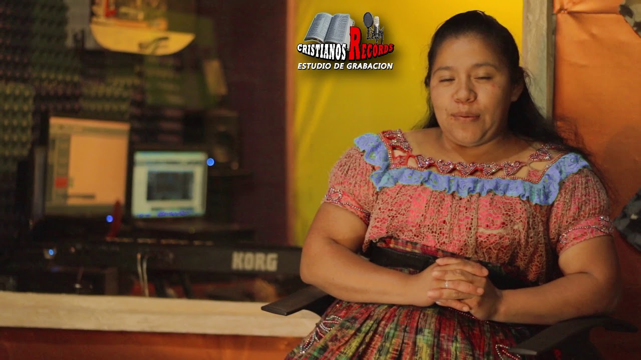 SOLISTA Sandra Puac Invitacion Especial - YouTube