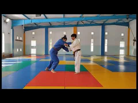 tai otoshi - o uchi gari . combinaison - YouTube
