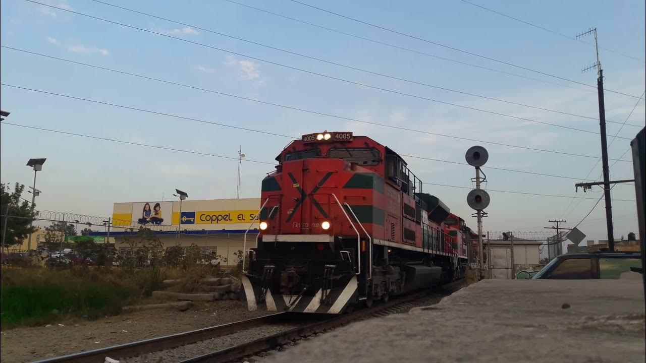 Insane Horn Show! K5LLA 4005 vs. K5LLA 4012 SD70ACe - YouTube