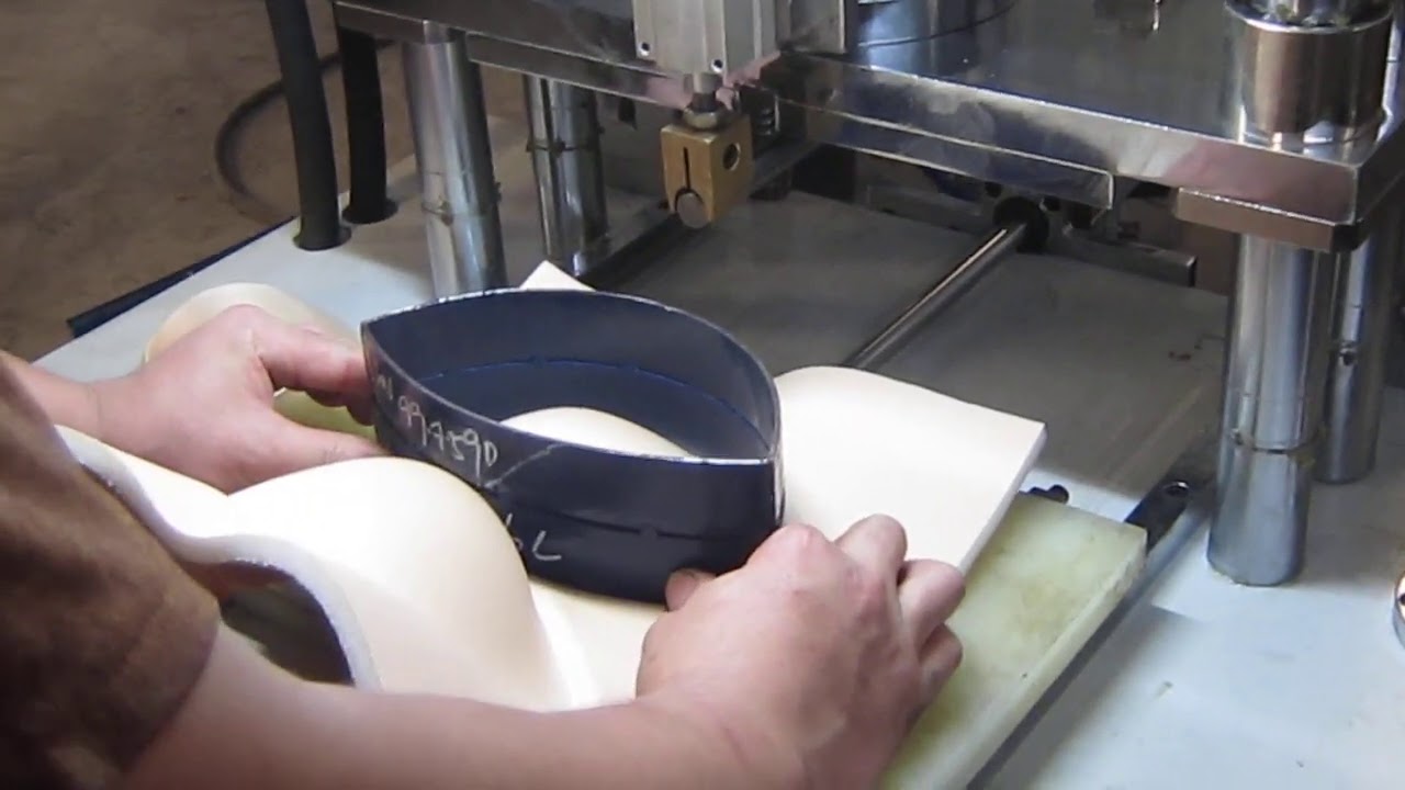 自动啤机 Automatic Bra Cup Edge Cutting & Trimming Machine - YouTube