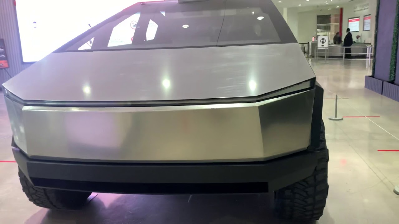 Tesla CyberTruck 360 degree walk-around Petersen Automotive Museum ...
