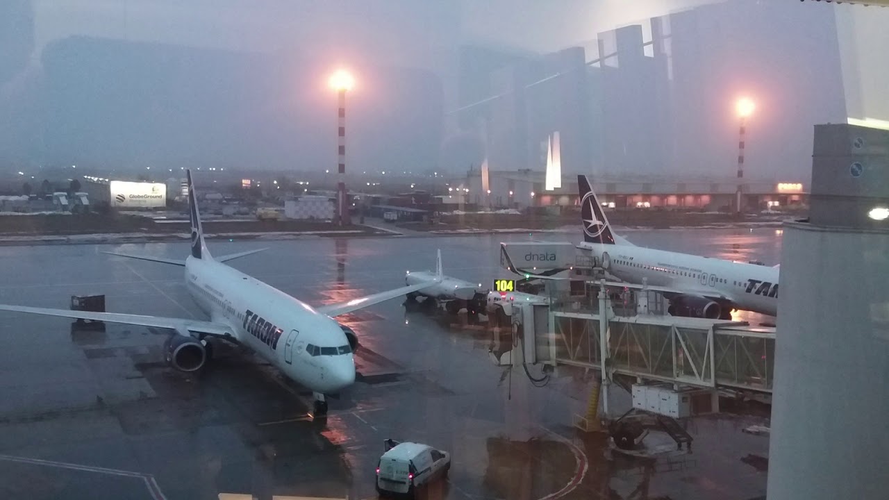 L'aéroport international Henri-Coanda – Otopeni, Bucarest, Roumanie ...