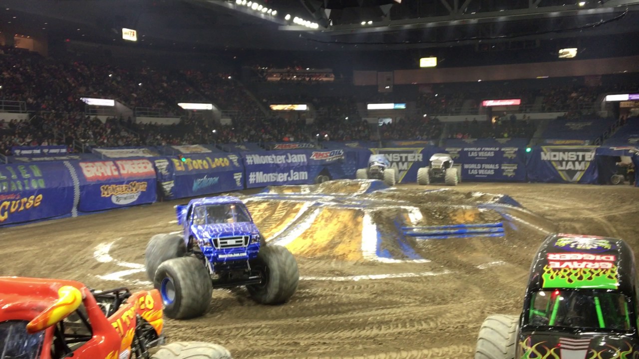 Monster Jam Providence, RI Dunkin Donuts Center 03/11/2017 Blue Thunder ...