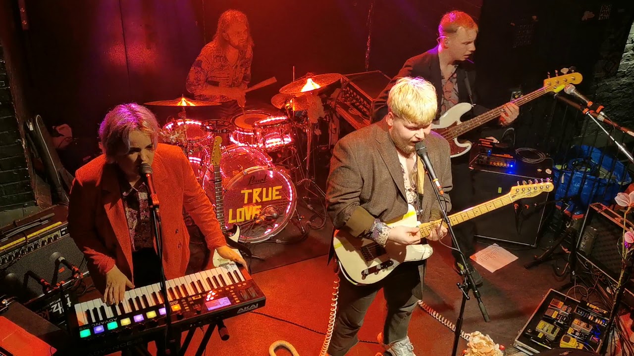 Die Kerzen "True Love", live im b72 Wien - YouTube