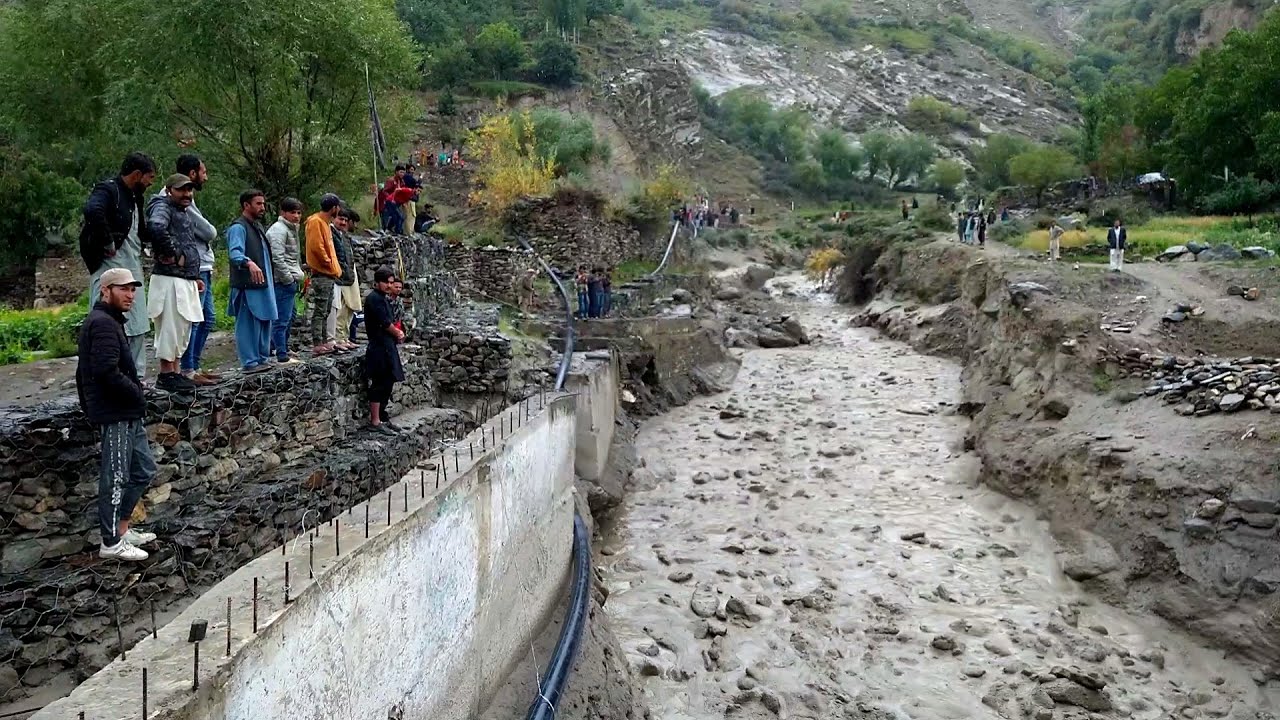 Scary Footages of Flash Flood by Monsoon Rainfall - YouTube
