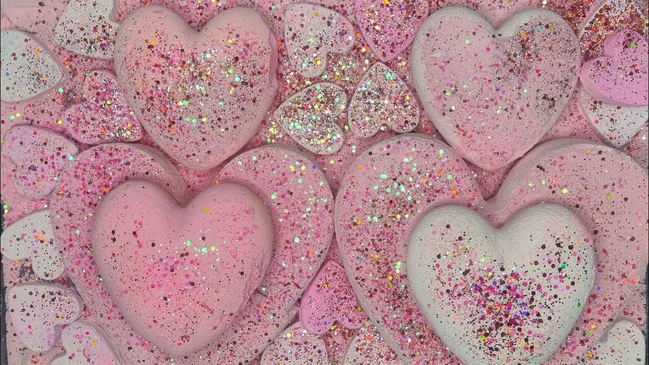 💖 Valentine’s Day ASMR! Squeaky End! Crushing Heart-Shaped Gym Chalk ...