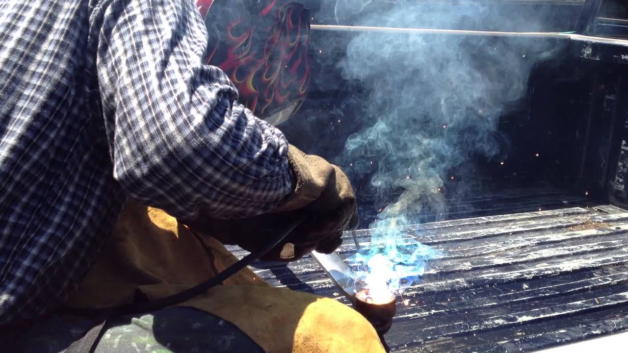 (2014) Welding a 50mm wrench to my gooseneck ball. - YouTube