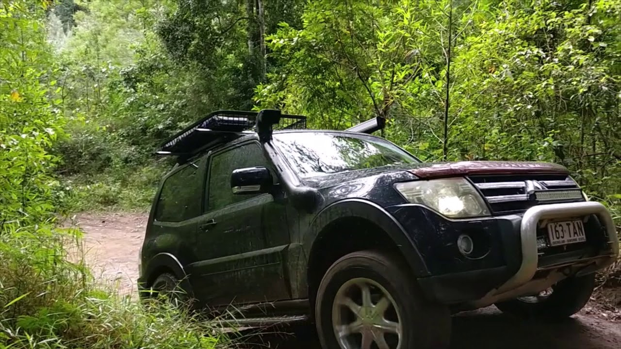 TRAILER- Kenilworth 4x4 Mud Run - YouTube