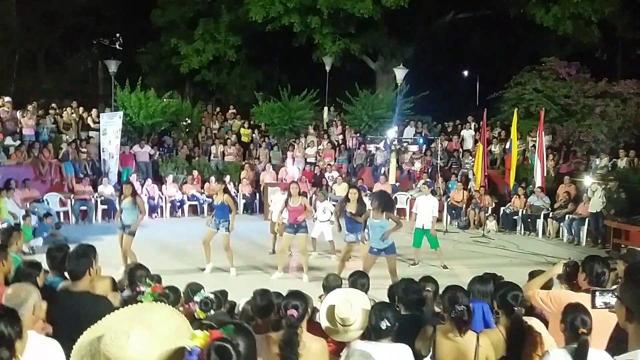 Baile Mix Moderno - Ana Carolina Rojas Vizcaíno - YouTube