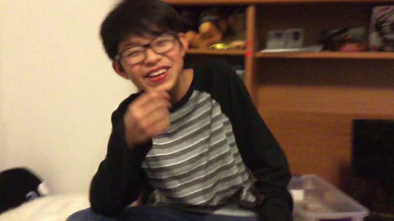 Joseph vs Thomas Beyblade Battle 1v1 at their house - YouTube