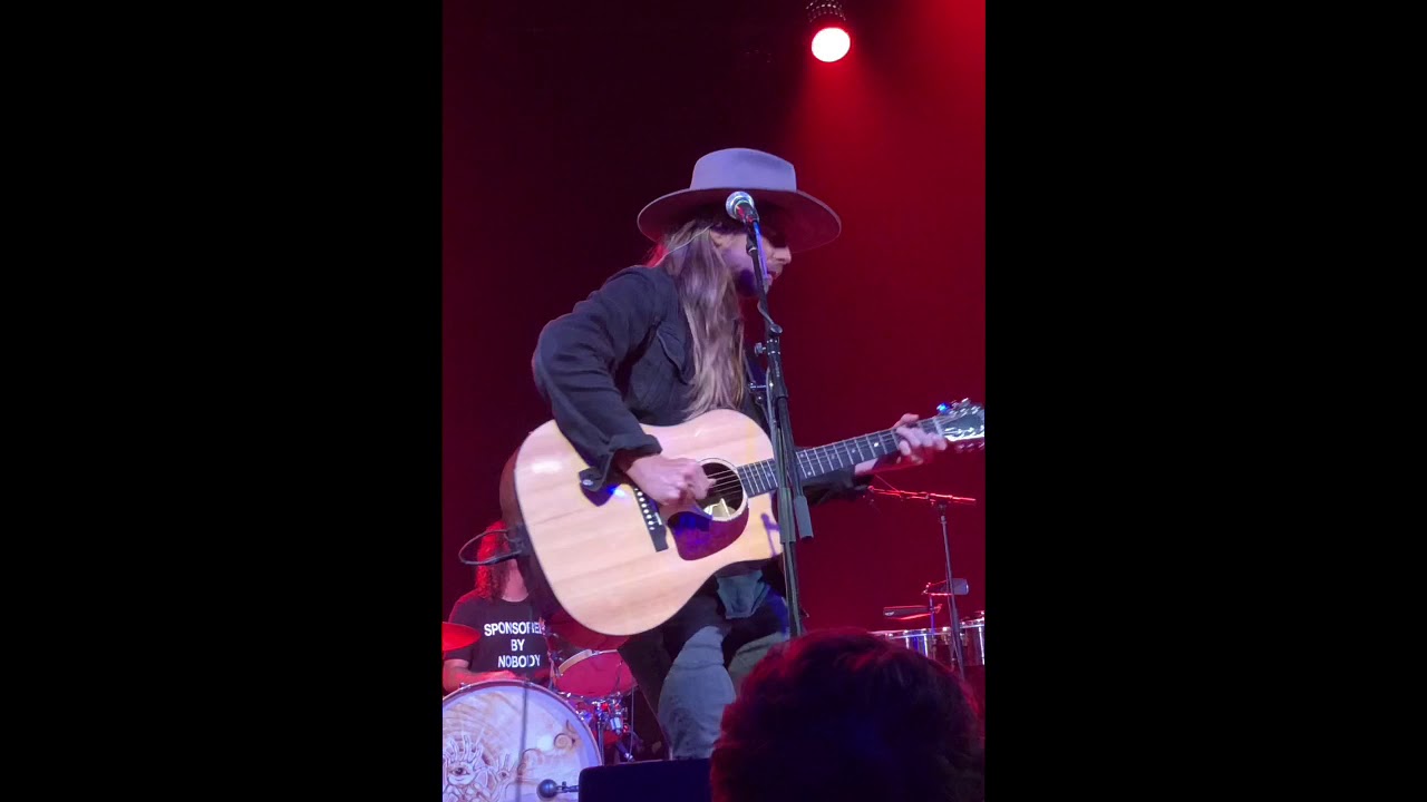 Lukas Nelson concert - YouTube