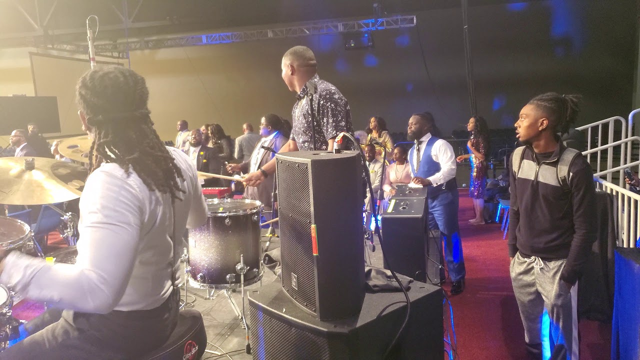Cogic Praise Break Holy Convocation 2019 (Youth Church) - YouTube