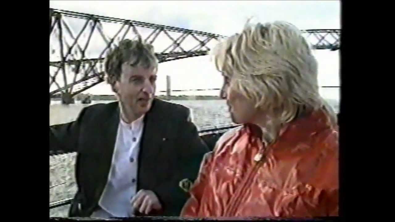 RUNRIG - CALUM MACDONALD DOES AN INTERVIEW IN GAELIC ON BOARD A BOAT IN ...