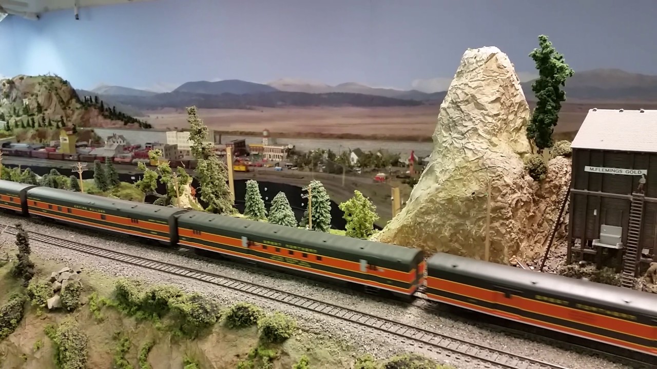 Livingston model railroad - YouTube
