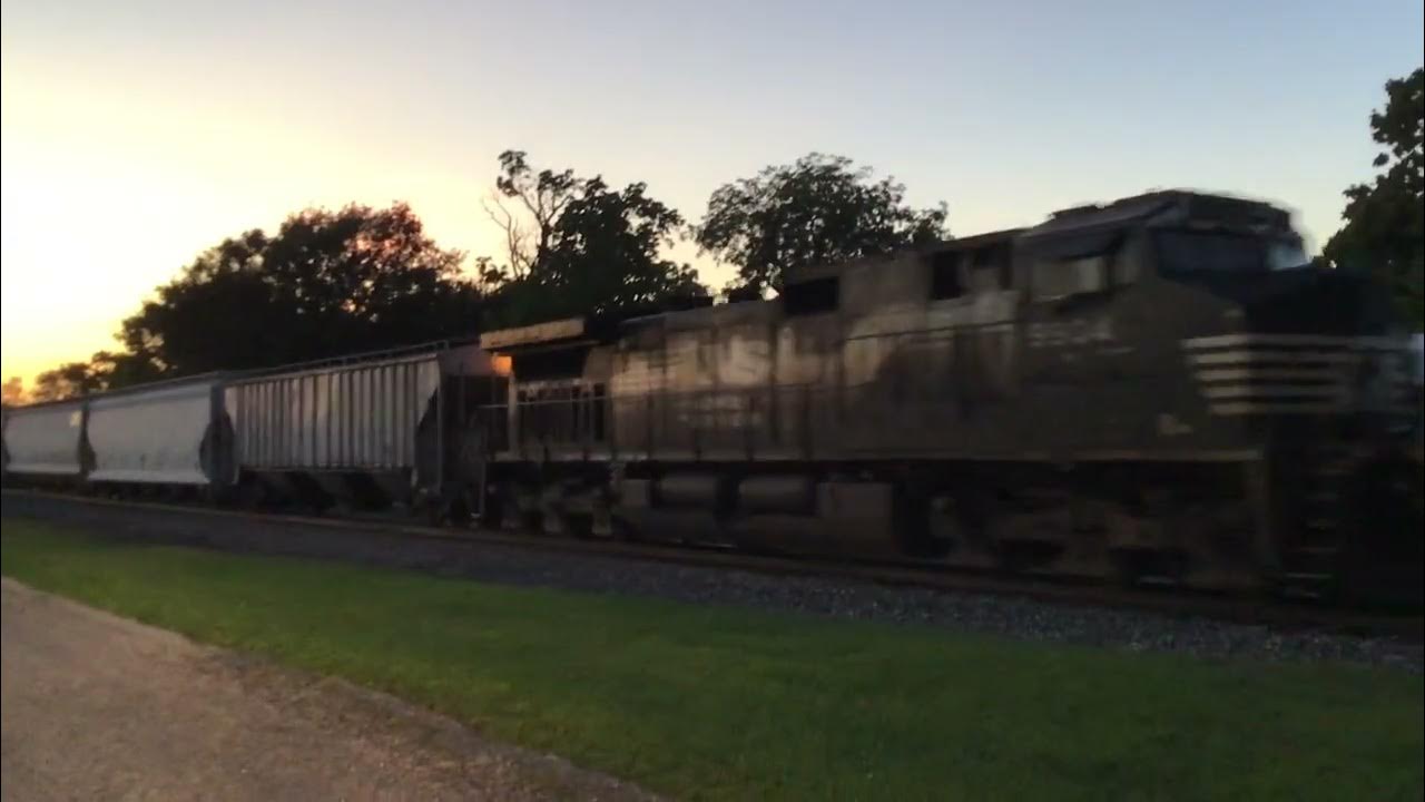 NS 7132 (GP60) leads NS B63 through Lostant, IL 10/02/23 - YouTube