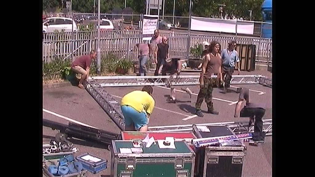 Stage set up crew drakefest 2013 - YouTube