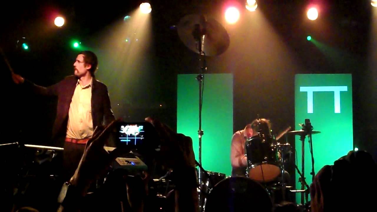 Battles - live Vive cuervo, Mexico 2011@ Dominican Fade - YouTube