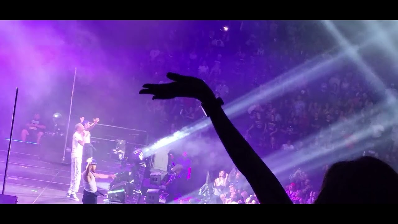 Snoop Dogg - Lodi Dodi (Live) - YouTube