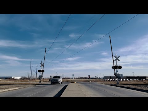 BNSF 4239 @ N 55th St - YouTube