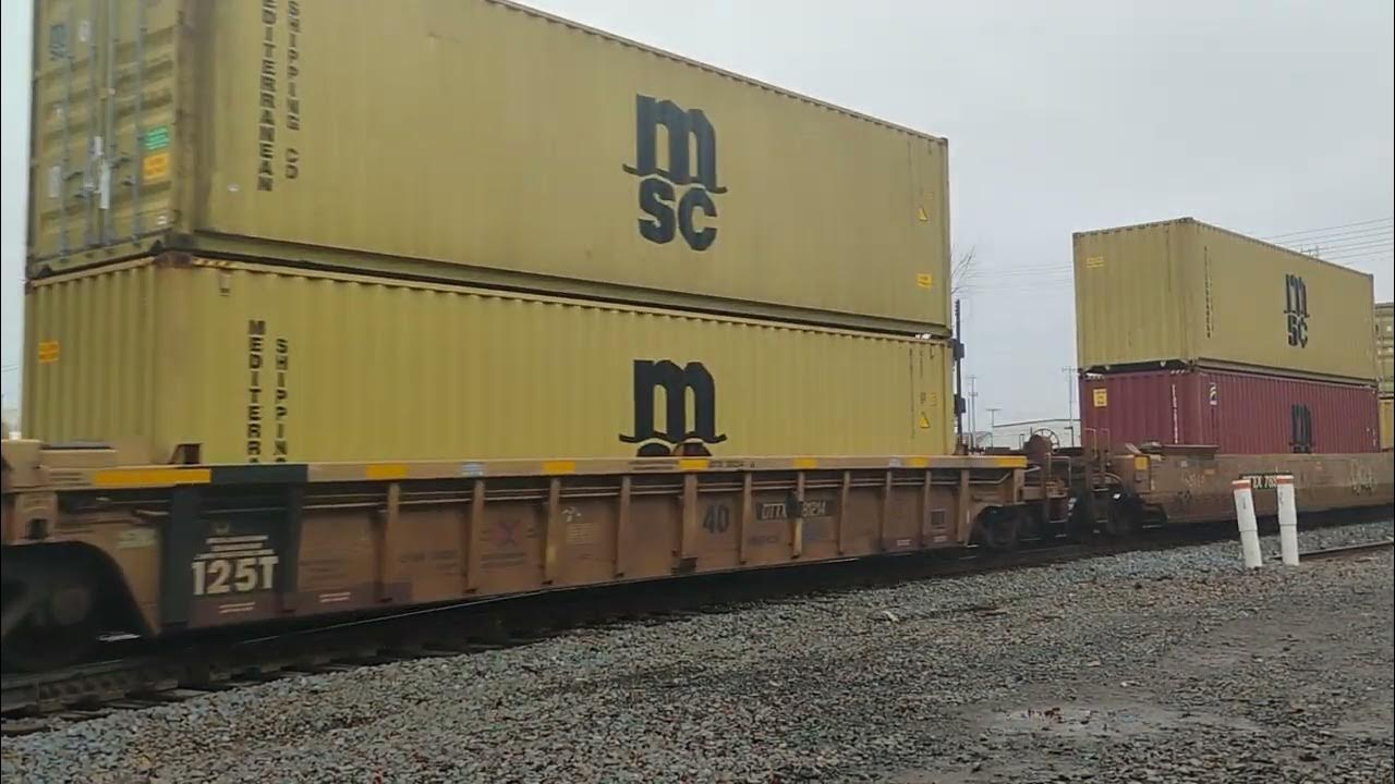 CSX I007 With a Gevo Duo and Jingle Bells! - YouTube