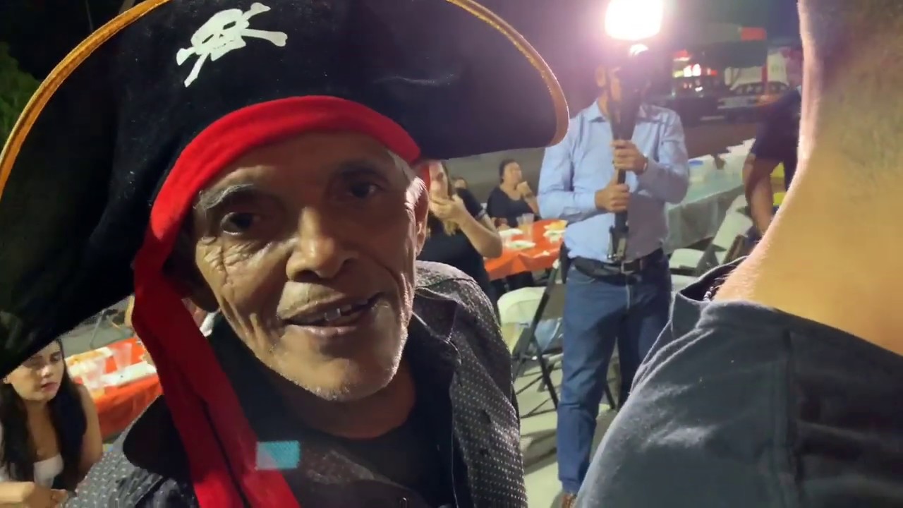 PATRON NETO Partiendo su Pastel de Cumpleaños 🎂| En Vivo - YouTube