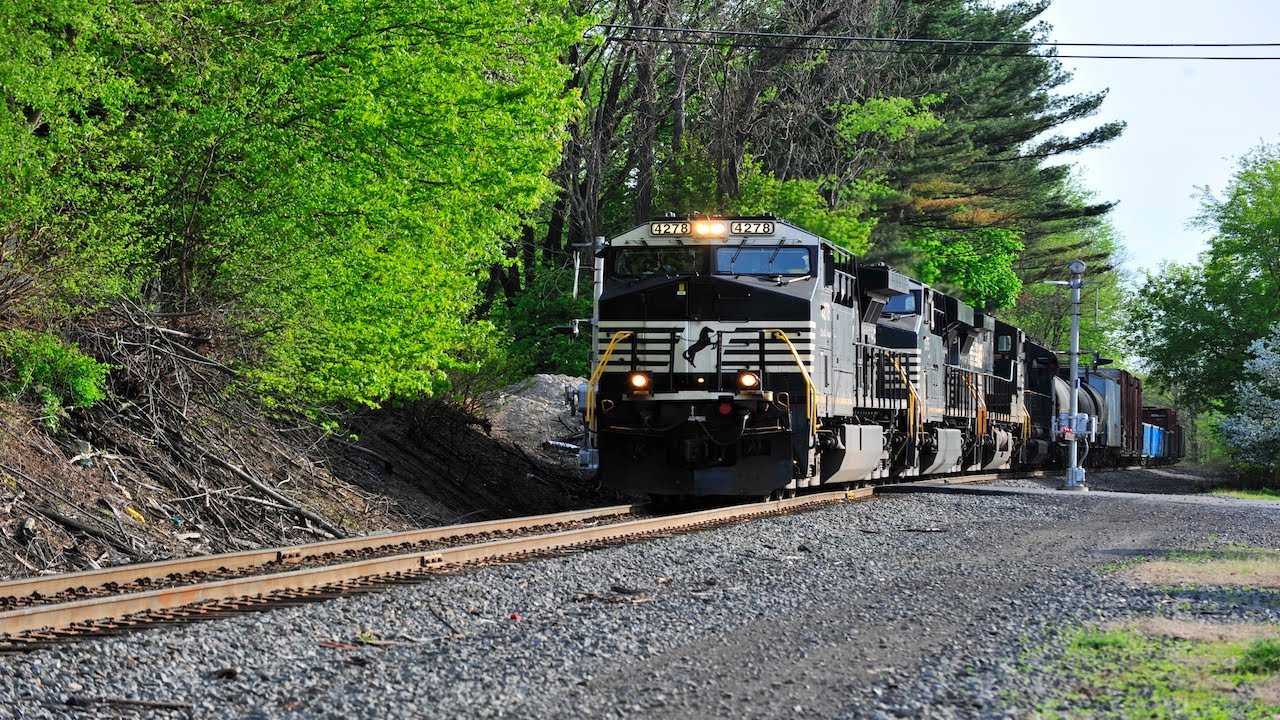 Springtime On the Sunbury Line: NS 12Z At Broad Street + RBMN NRFF With ...