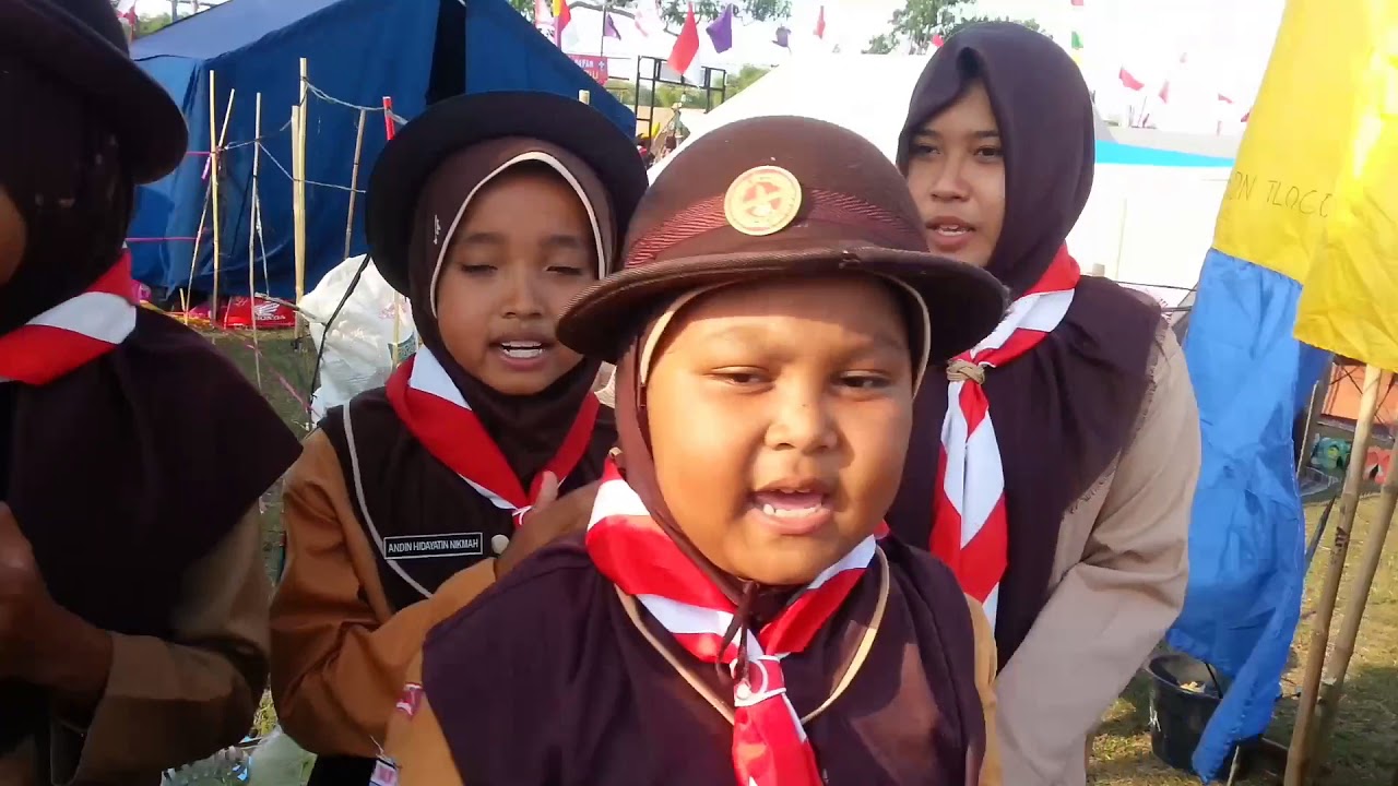 Anak pramuka yang selalu gembira - YouTube