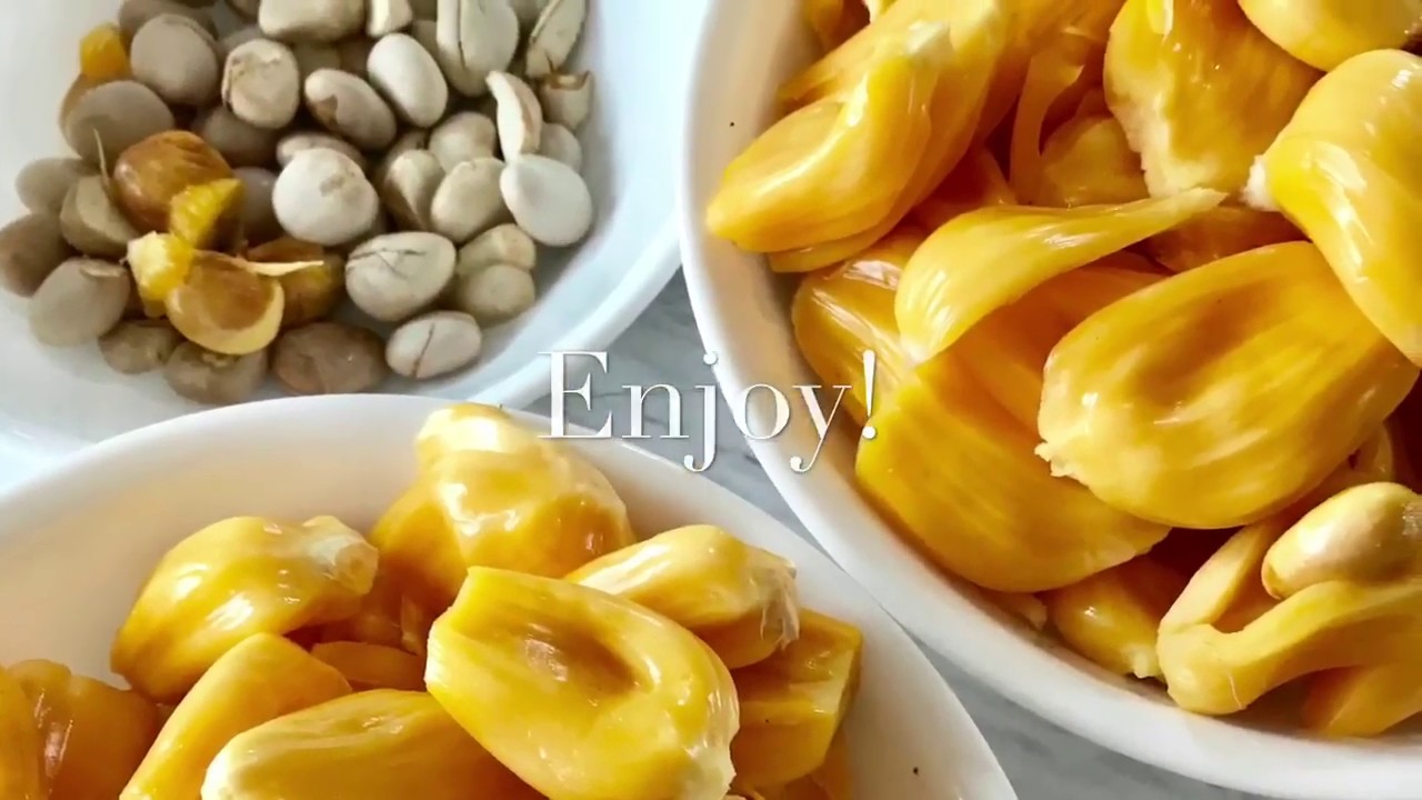 How to Safely Cut Open Whole Ripe Jackfruit - YouTube