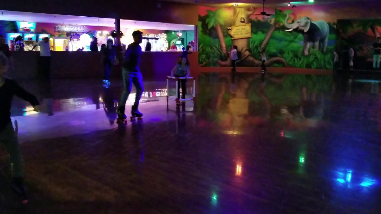 Emma skating at horizon fun fx! - YouTube