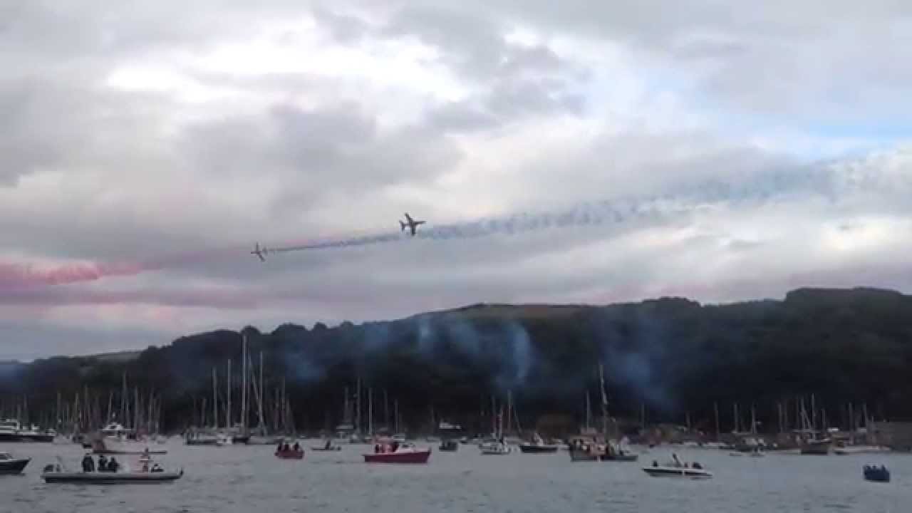 Red Arrows @ Fowey Regatta 2014 - YouTube