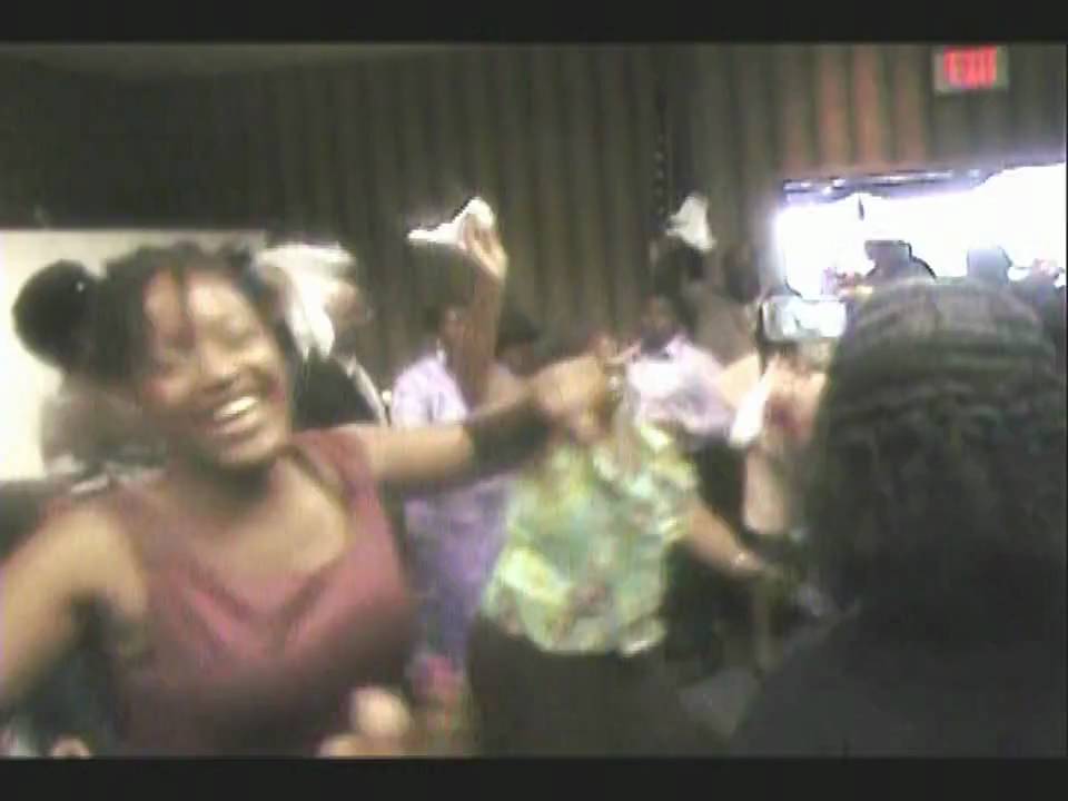 2nd line dance. Video from New Orleans Part 2. - YouTube