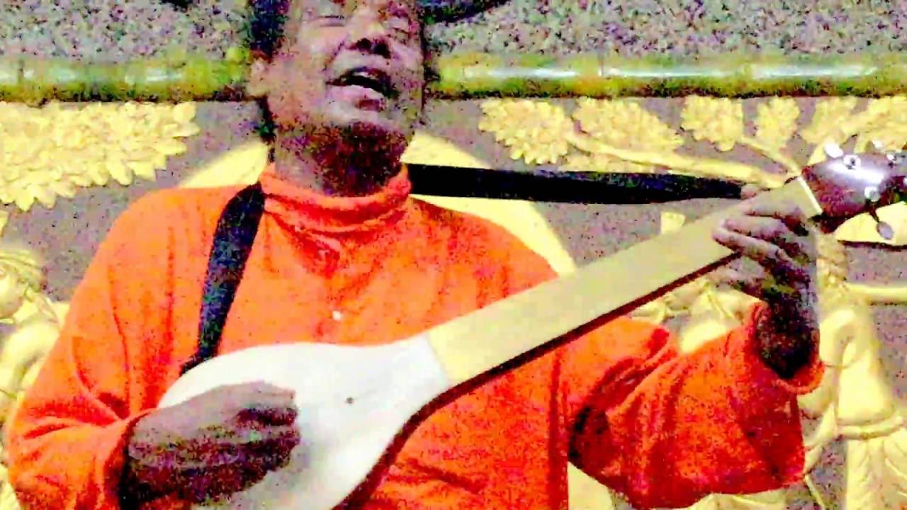 Basudeb Das Baul performing in Santiniketan - YouTube