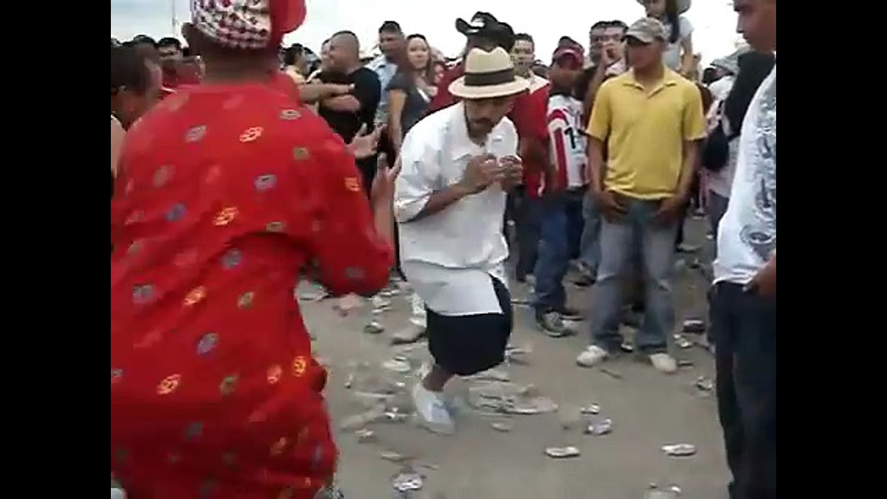 Cholos bailando el Patito Juan🥵🦆 - YouTube